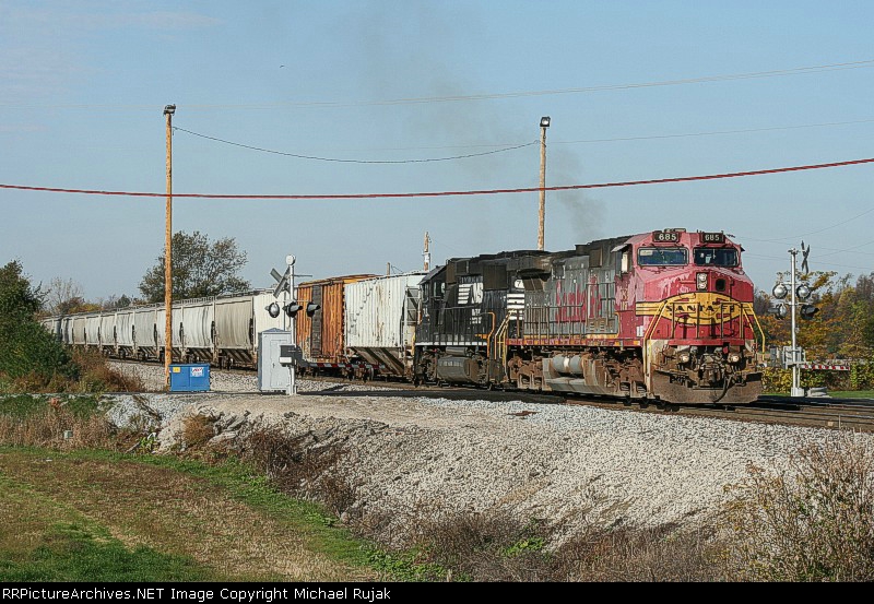 BNSF 685